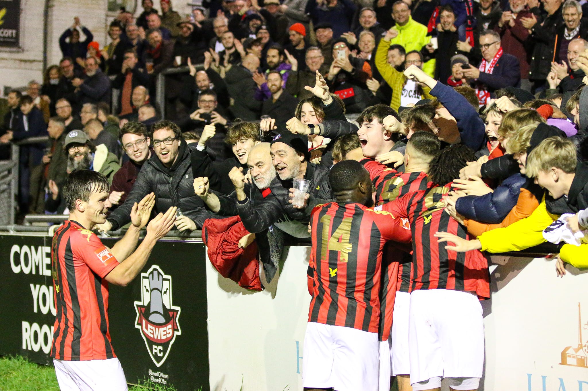 Russell rallies fans for ‘blockbuster’ Worthing clash – Lewes Community ...