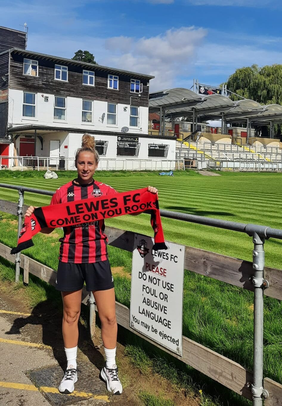 Rooks land defender Nat Johnson – Lewes Community Football Club